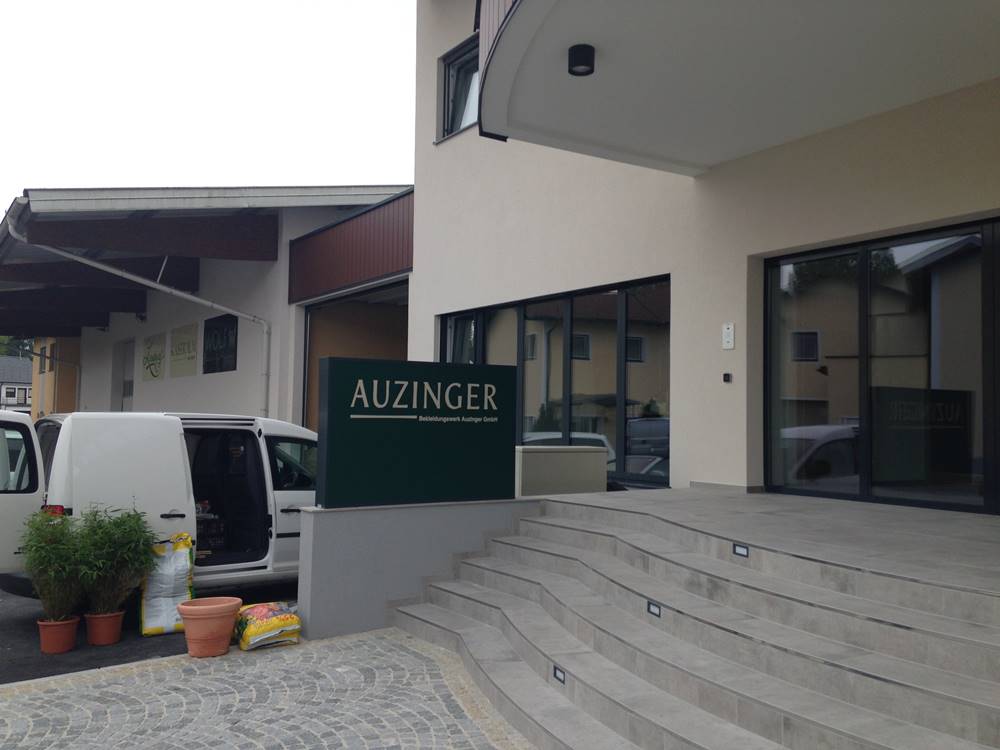Ausleger | Atzmüller Werbeschilder - LED- und Außenwerbung in Eidenberg