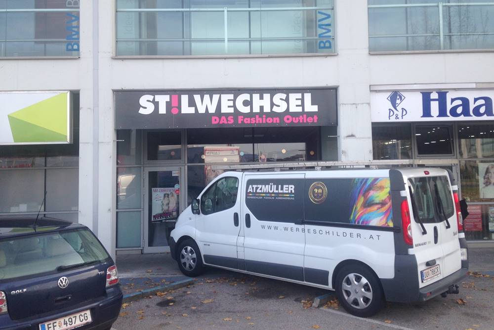 Ausleger | Atzmüller Werbeschilder - LED- und Außenwerbung in Eidenberg